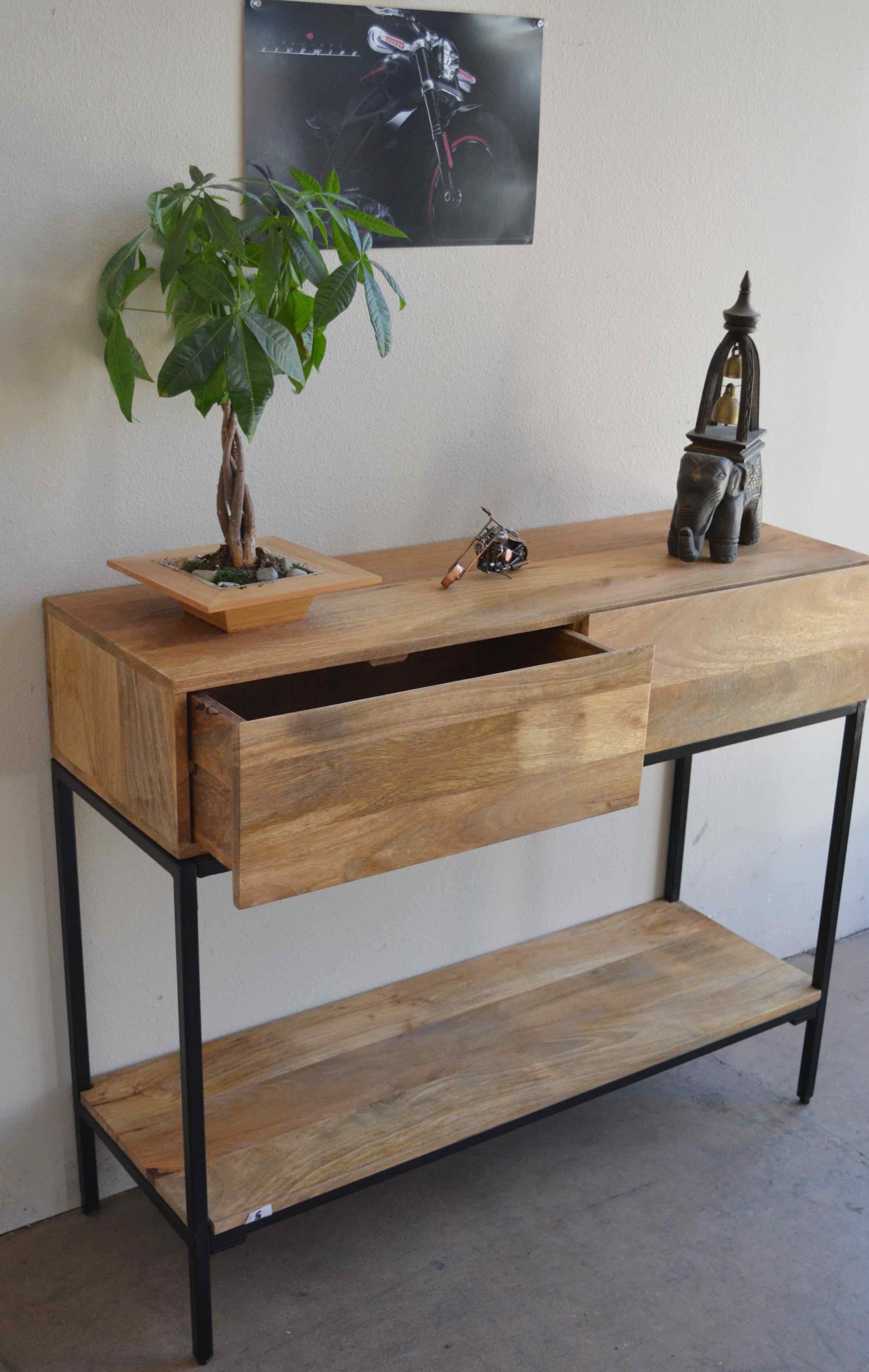 Entryway Table – Rustic Home Interiors